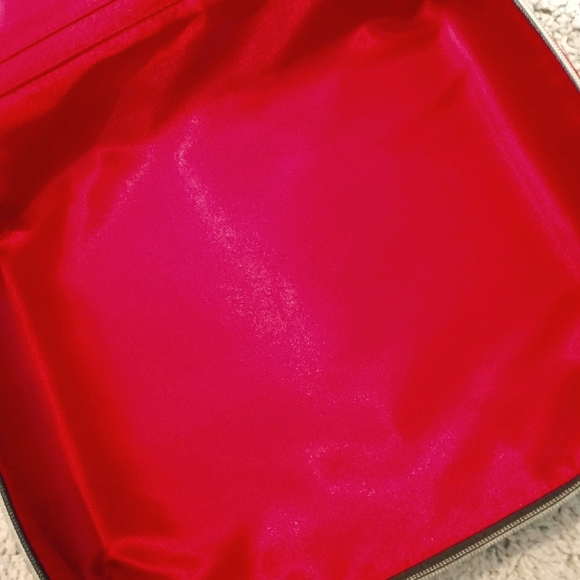 Estee Lauder | Bags | New Estee Lauder Red Velvet Cosmetic Case | Poshmark